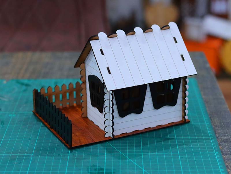 Free Laser Cut House Template with Fence 3mm Vector File | Vectors File